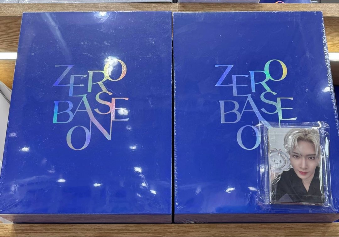 instock zerobaseone official lightstick / mini light ring, Hobbies ...