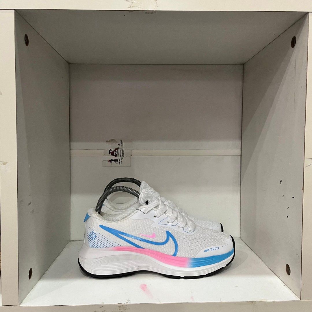 Nike shoes cewek, Fesyen Wanita, Sepatu di Carousell