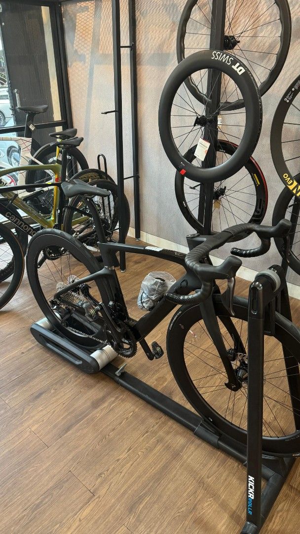 ROADBIKE PINARELLO DOGMA F 2025, Olah Raga, Sepeda di Carousell
