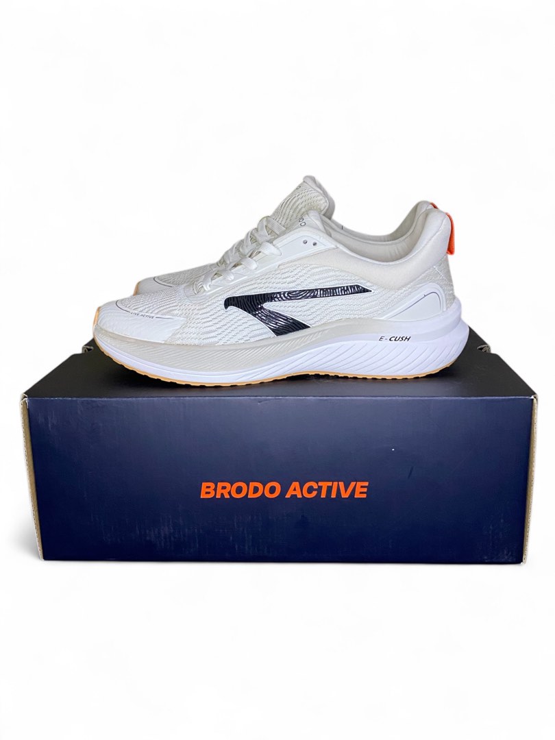 Sepatu running brodo inizio, Fesyen Pria, Sepatu , Sneakers di Carousell