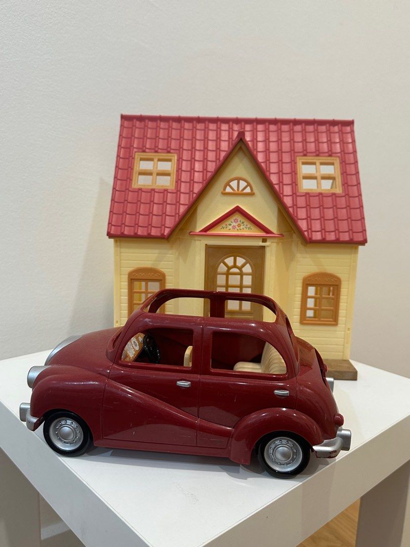 SET ! Sylvanian Families Starter House + Red Car only RM 100 for both ...