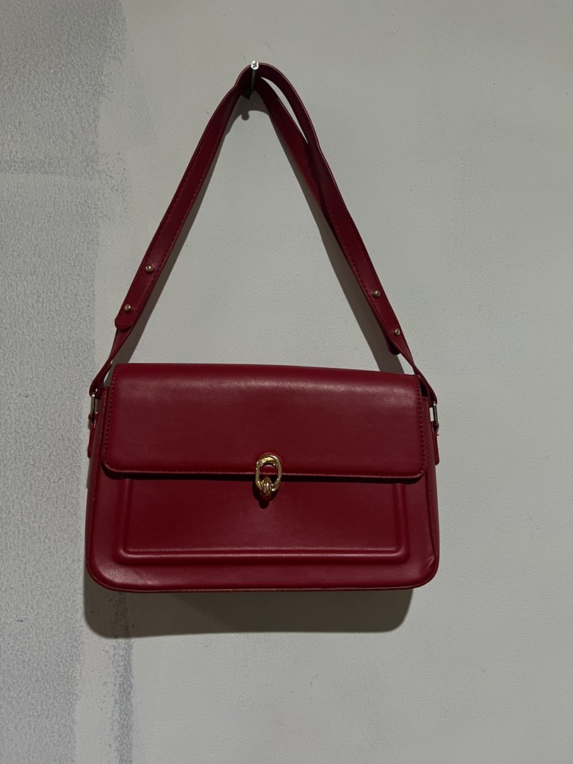 Tas merah ( red tas) wanita, Fesyen Wanita, Tas & Dompet di Carousell