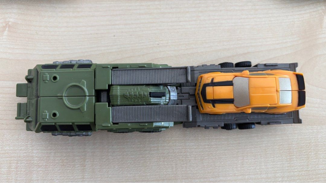 Transformers Cyberverse Battle Bunker Bumblebee, Hobbies & Toys, Toys ...