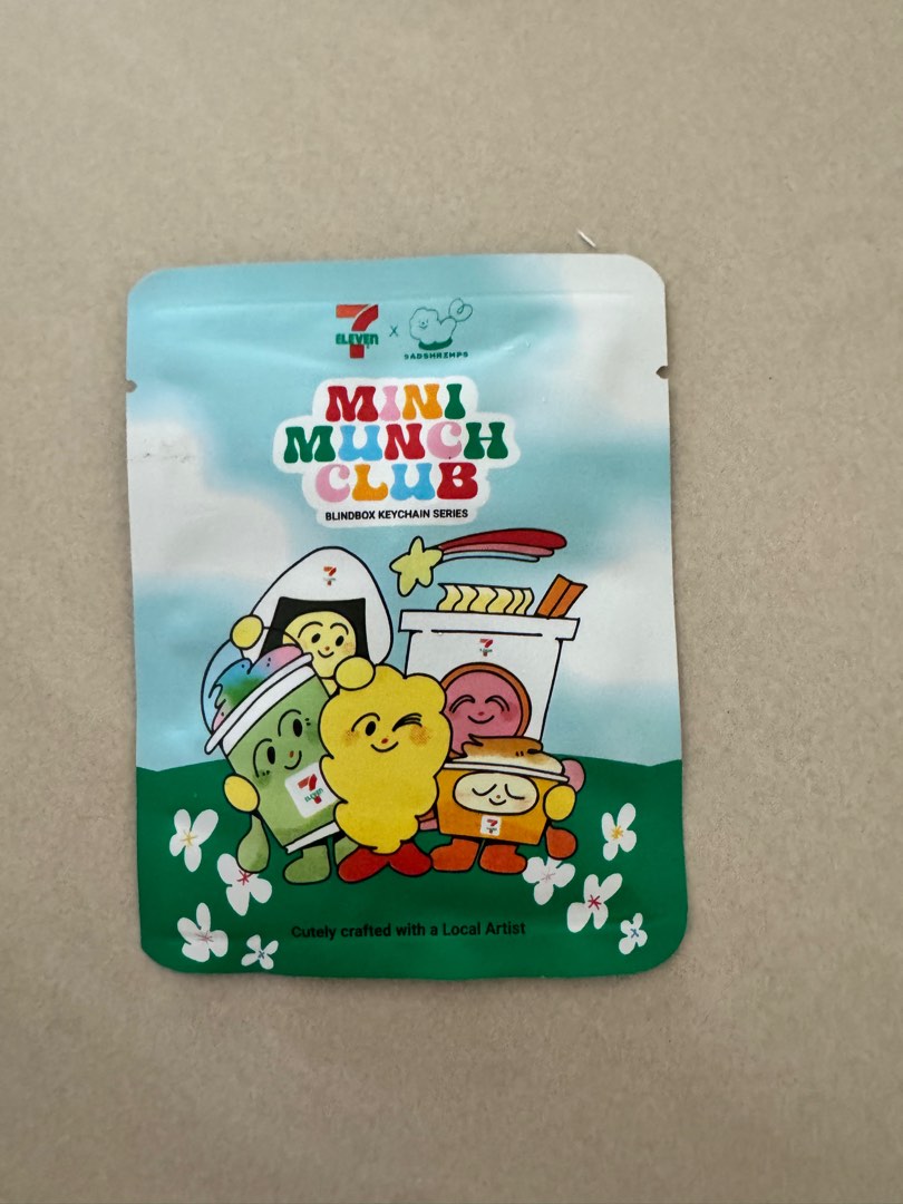 7-Eleven x Saborsemp Mini Munch Club Blindbox Keychain, Hobbies & Toys ...