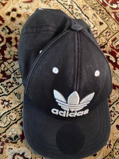 ADIDAS BUNGA, Men's Fashion, Activewear on Carousell