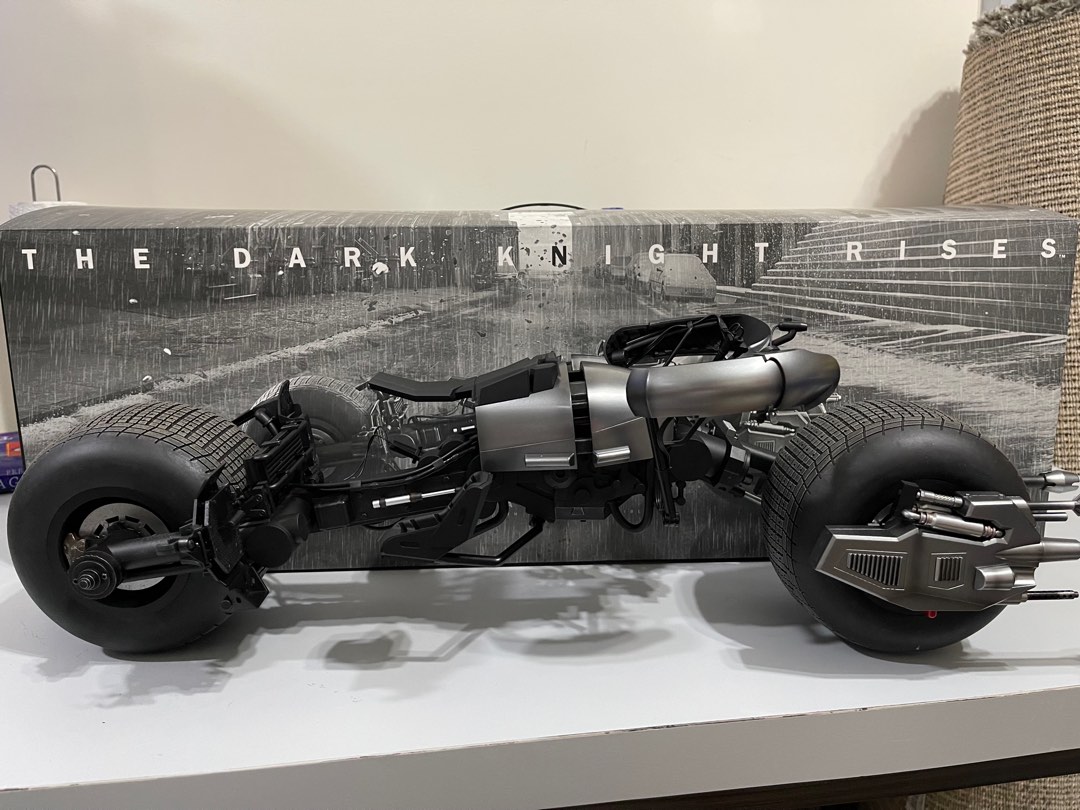 Hot Toys Batman The Dark Knight Rises Batpod (v2), Hobbies & Toys, Toys ...