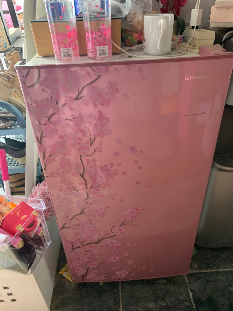 Kulkas pink sharp, Perabotan Rumah di Carousell