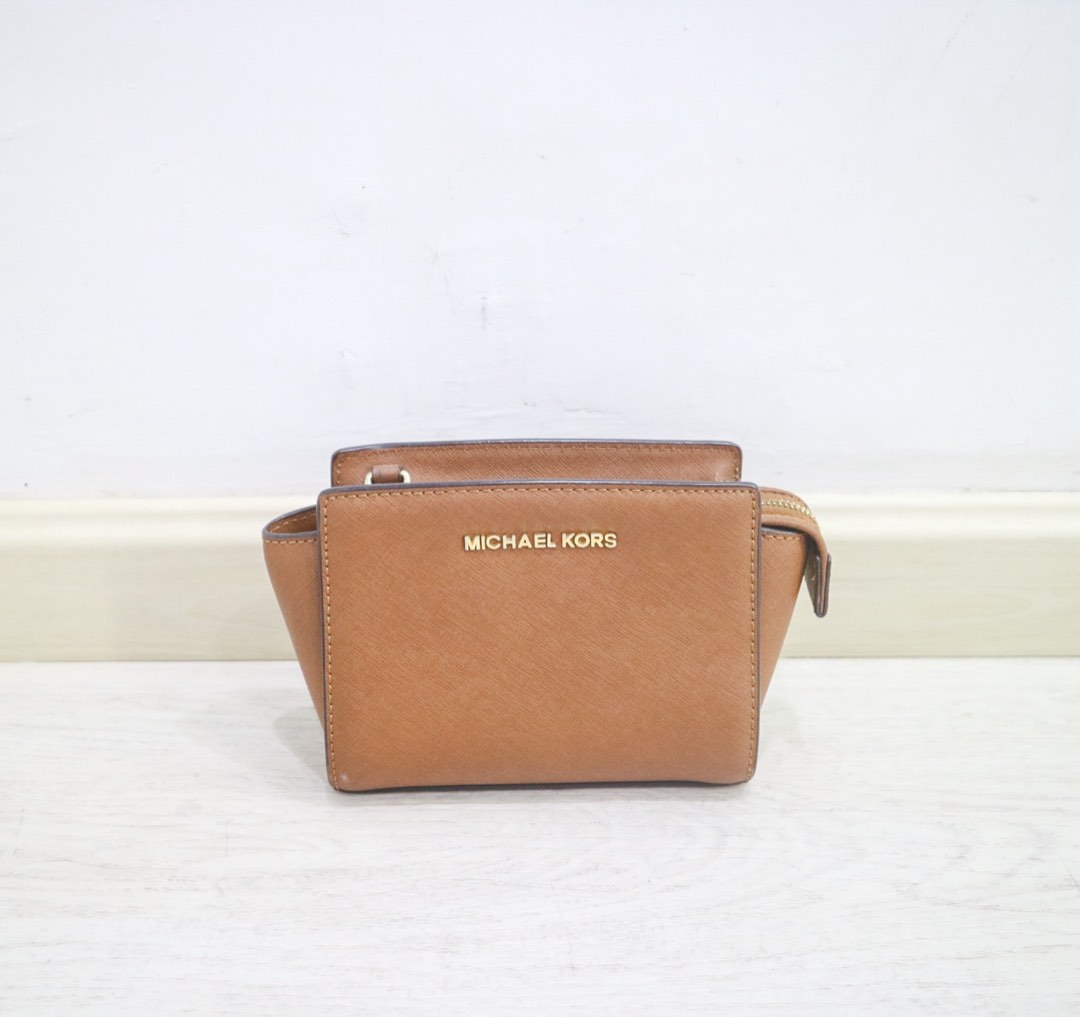 Micheal kors mini selma messenger in brown, Barang Mewah, Tas & Dompet ...