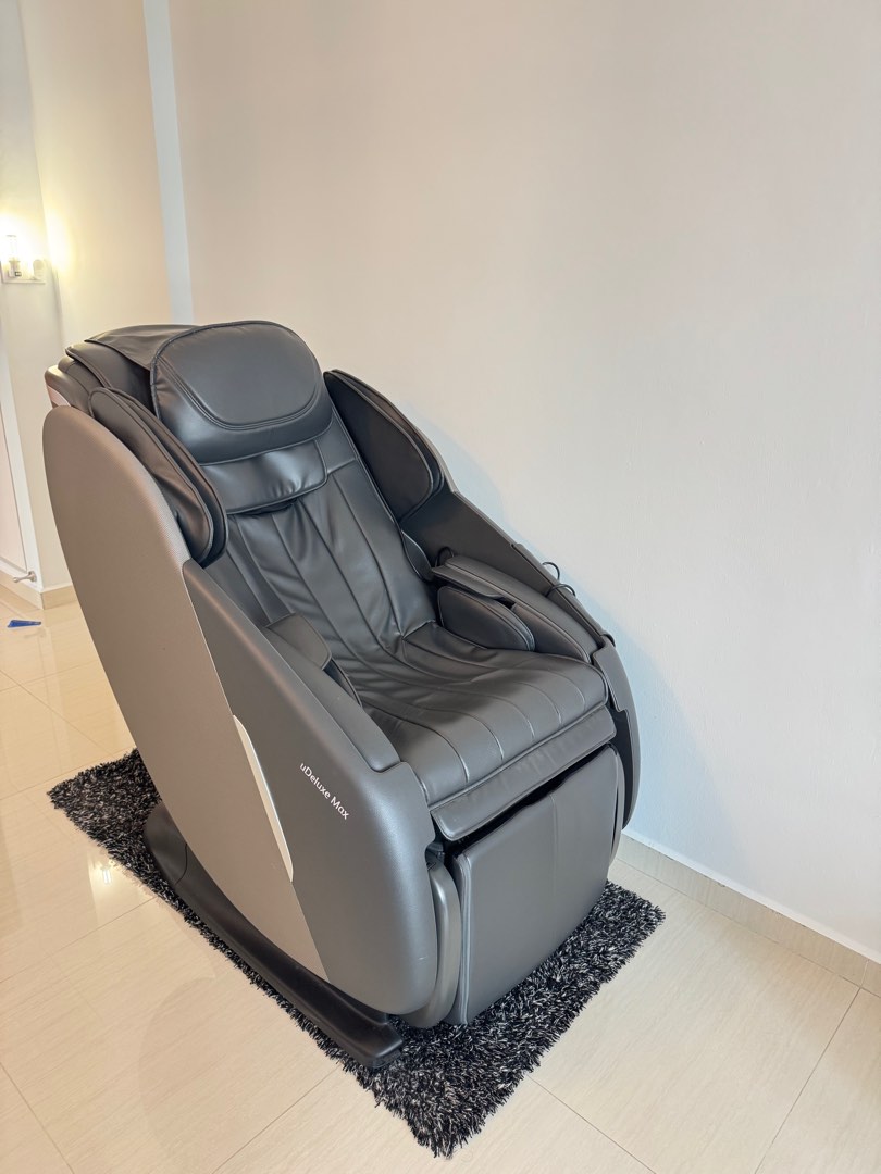 OSIM OS8210 - BEIGE UDELUXE MAX MASSAGE CHAIR - BLACK, Health ...