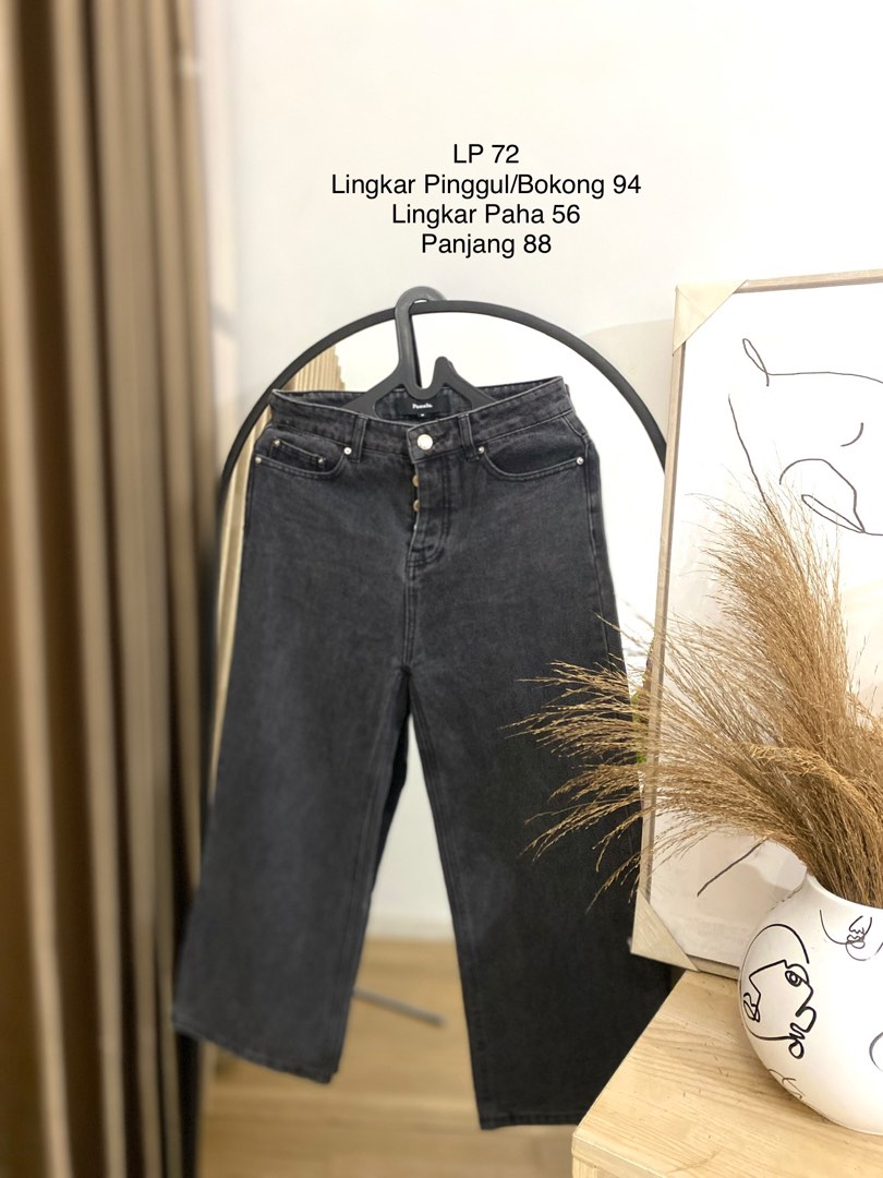 Pomelo Cropped Jeans, Fesyen Wanita, Pakaian Wanita, Bawahan di Carousell
