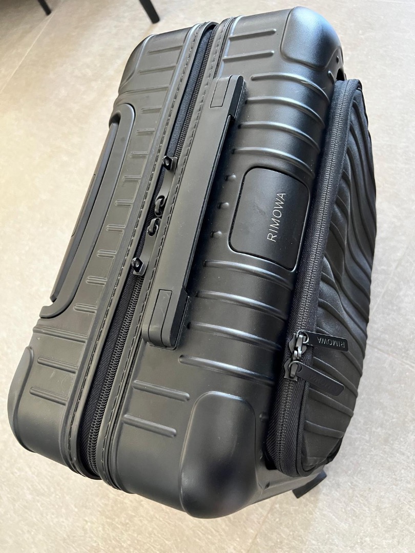 Rimowa Essential Sleeve Compact - Matte Black, Hobbies & Toys, Travel ...