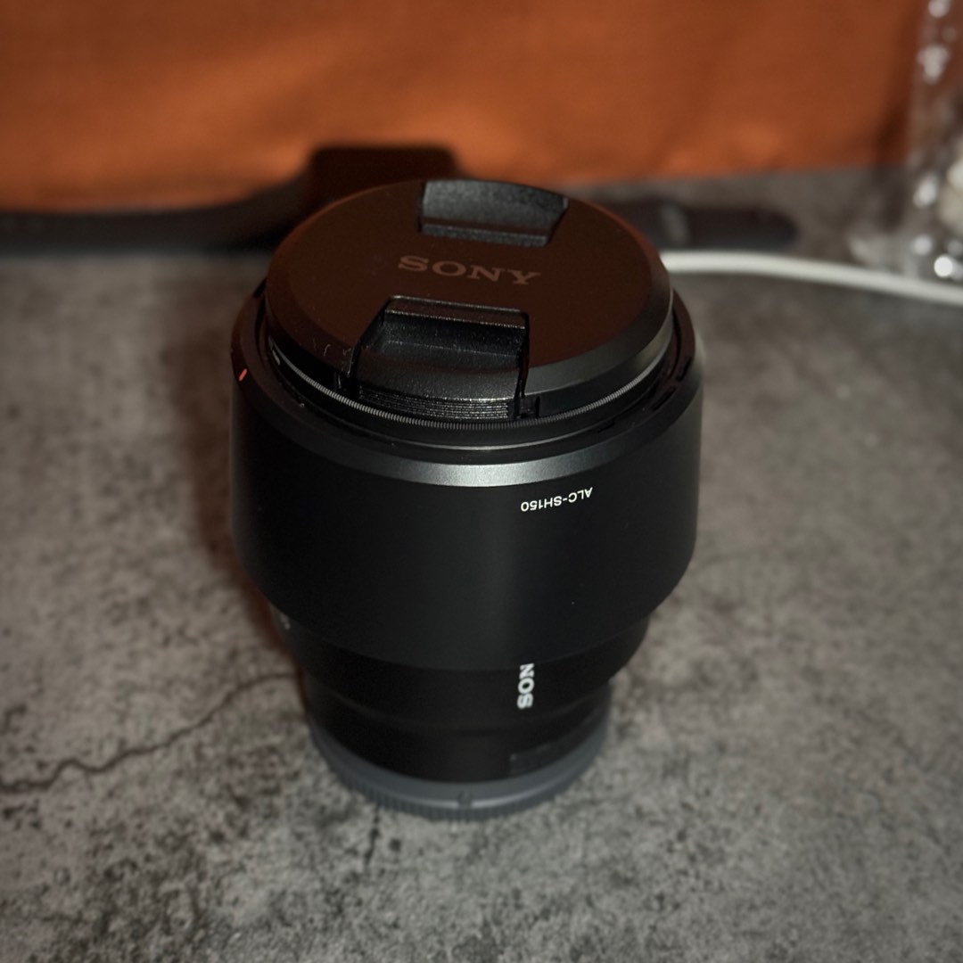 SONY 85mm FE f1.8, Photography, Lens & Kits on Carousell