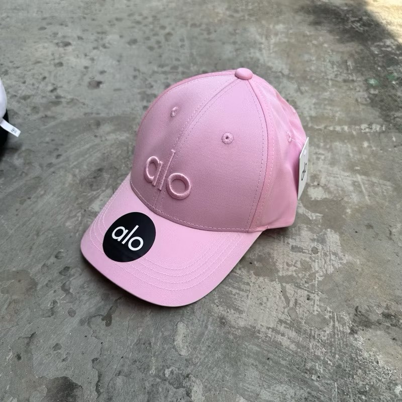 Topi Alo classic Pink, Fesyen Wanita, Aksesoris di Carousell
