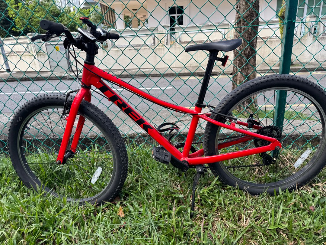 Trek Boy Mountain Bike - Red, Sports Equipment, Bicycles & Parts ...