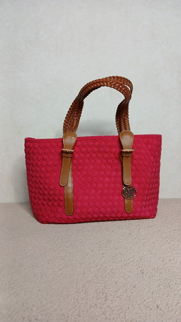Webe bag totebag anyam, Fesyen Wanita, Tas & Dompet di Carousell
