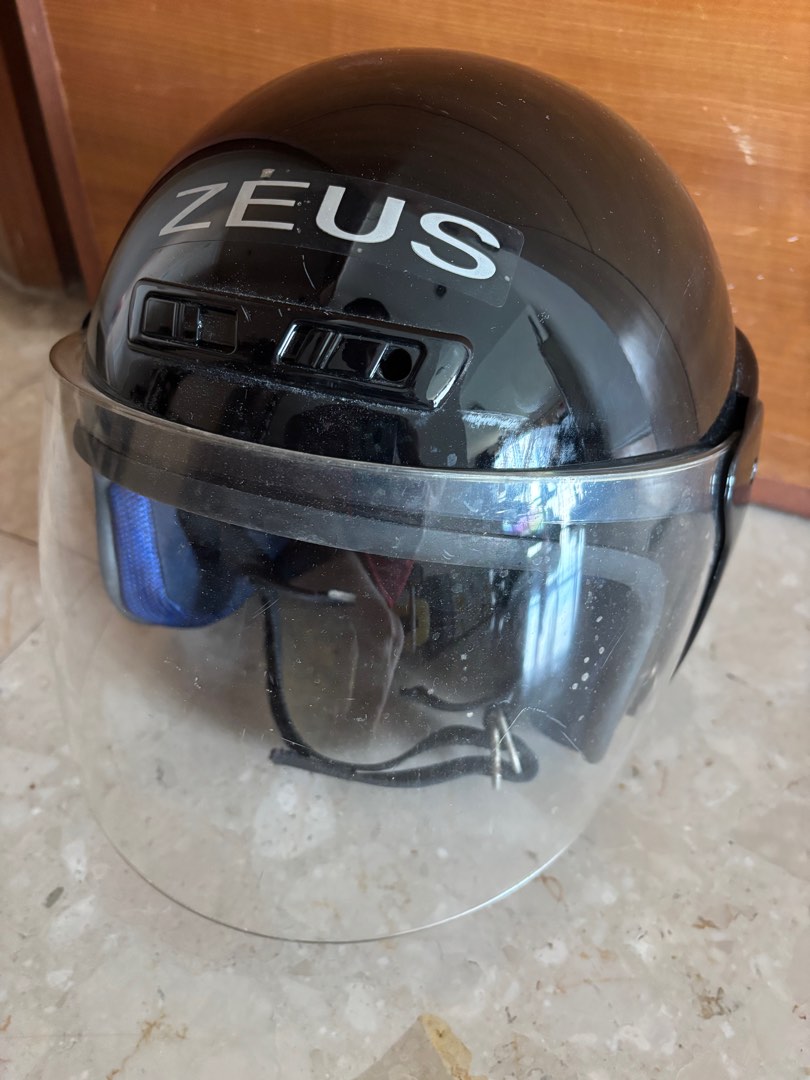 Zeus helmet, Motorcycles, Motorcycle Accessories on Carousell