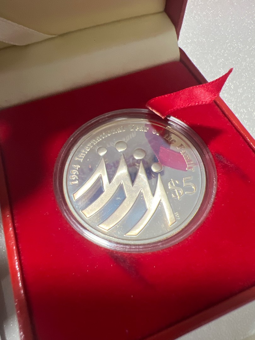 1994 Singapore $5 Silver Proof Coin - International Year of the Family ...