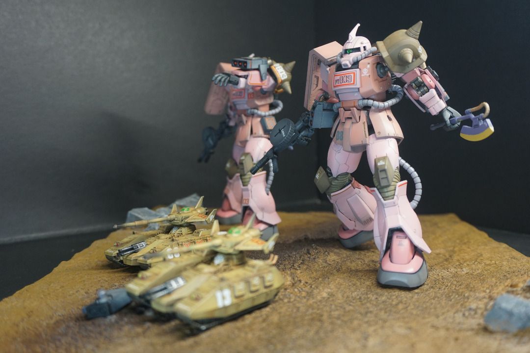 上色成品 1:144 ZAKU DESERT & MAGELLA ATTACK 渣古沙漠型&馬傑拉戰車 ZEON TANK（ PINK ...