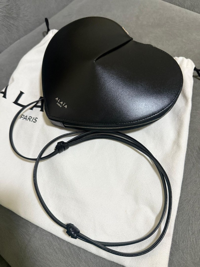 Alaia Le Coeur Bag in Black Ori Authentic, Barang Mewah, Tas & Dompet ...