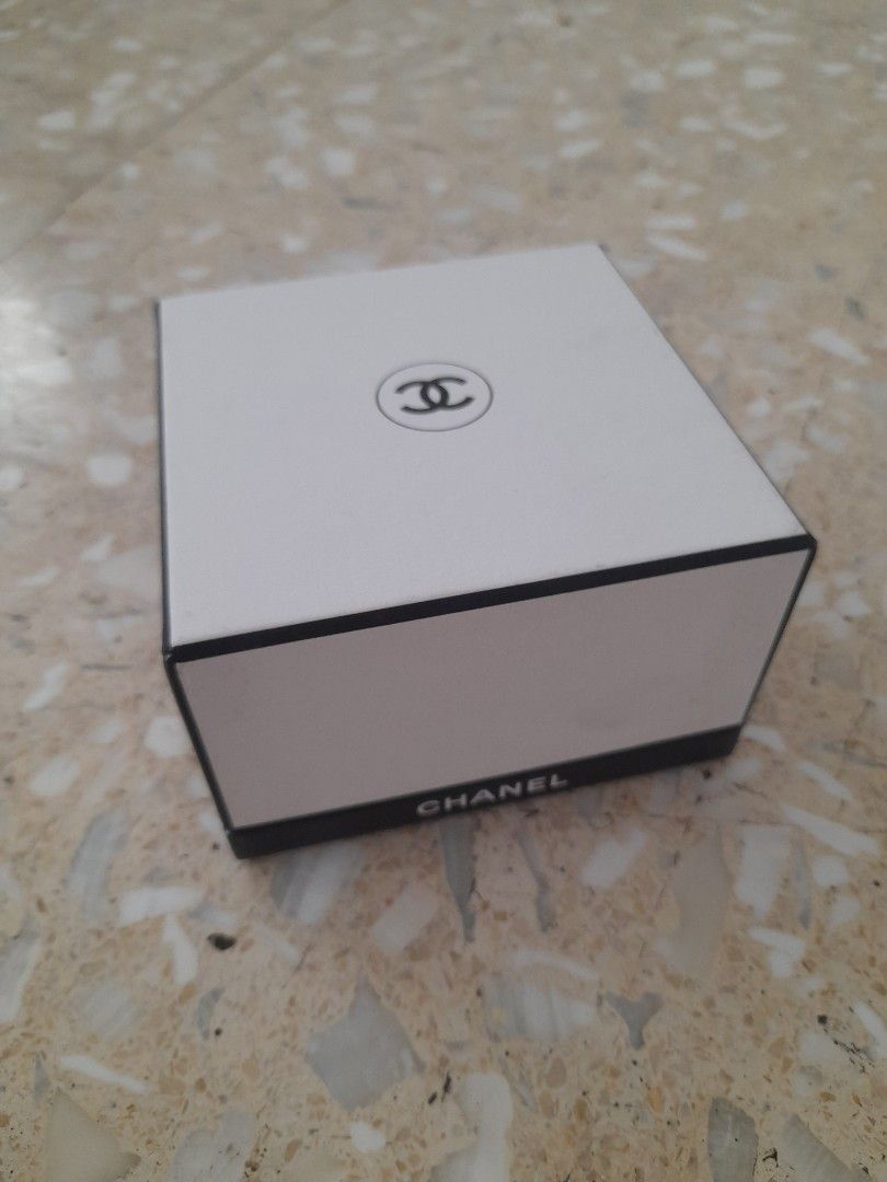 Box kosong Chanel, Perabotan Rumah di Carousell