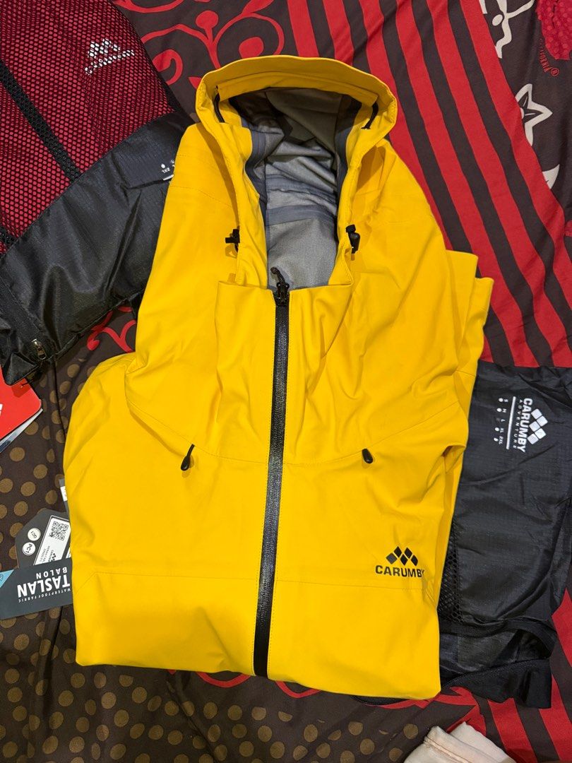 Carumby Windbreker Gopcore, Men's Fashion, Coats, Jackets and Outerwear ...