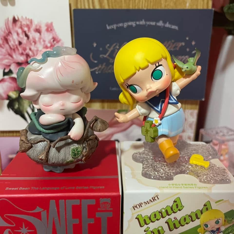 Dimoo Sachet Lotus / Molly Hand in Hand, Hobbies & Toys, Toys & Games ...