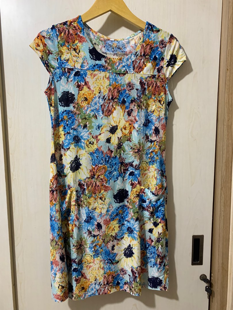 Dress Bunga, Fesyen Wanita, Pakaian Wanita, Gaun & Rok di Carousell