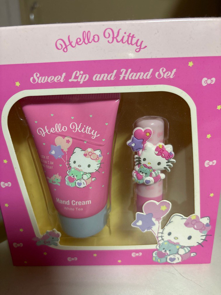 Hello Kitty hand cream潤唇膏套裝, 美容＆個人護理, 沐浴＆身體護理, 沐浴及身體護理 - 身體護理 - Carousell