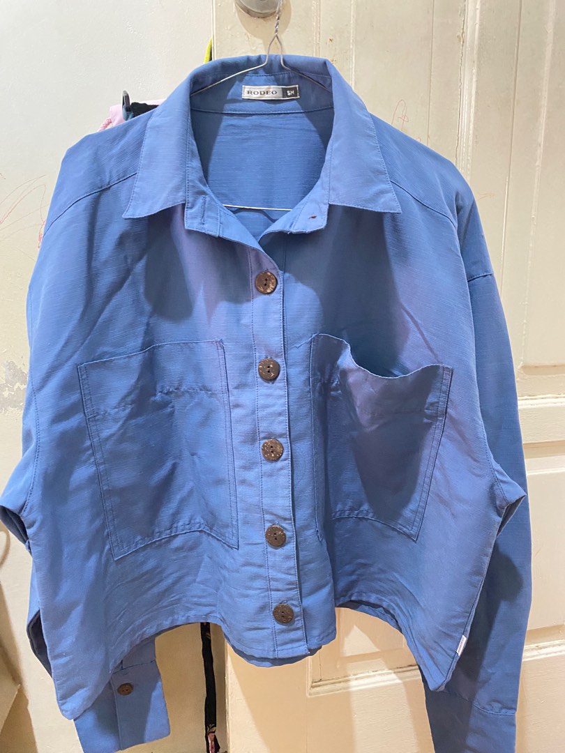 jaket biru, Fesyen Wanita, Pakaian Wanita, Atasan di Carousell