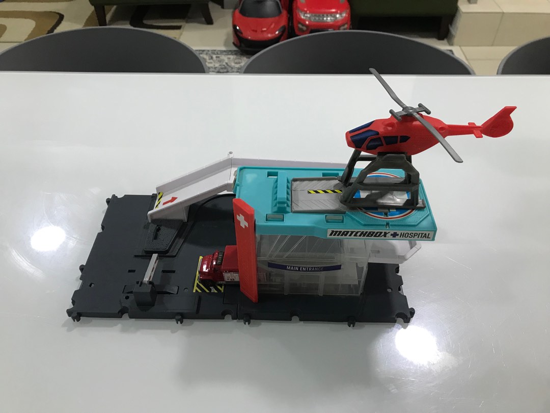MATCHBOX Hospital, Hobbies & Toys, Toys & Games on Carousell