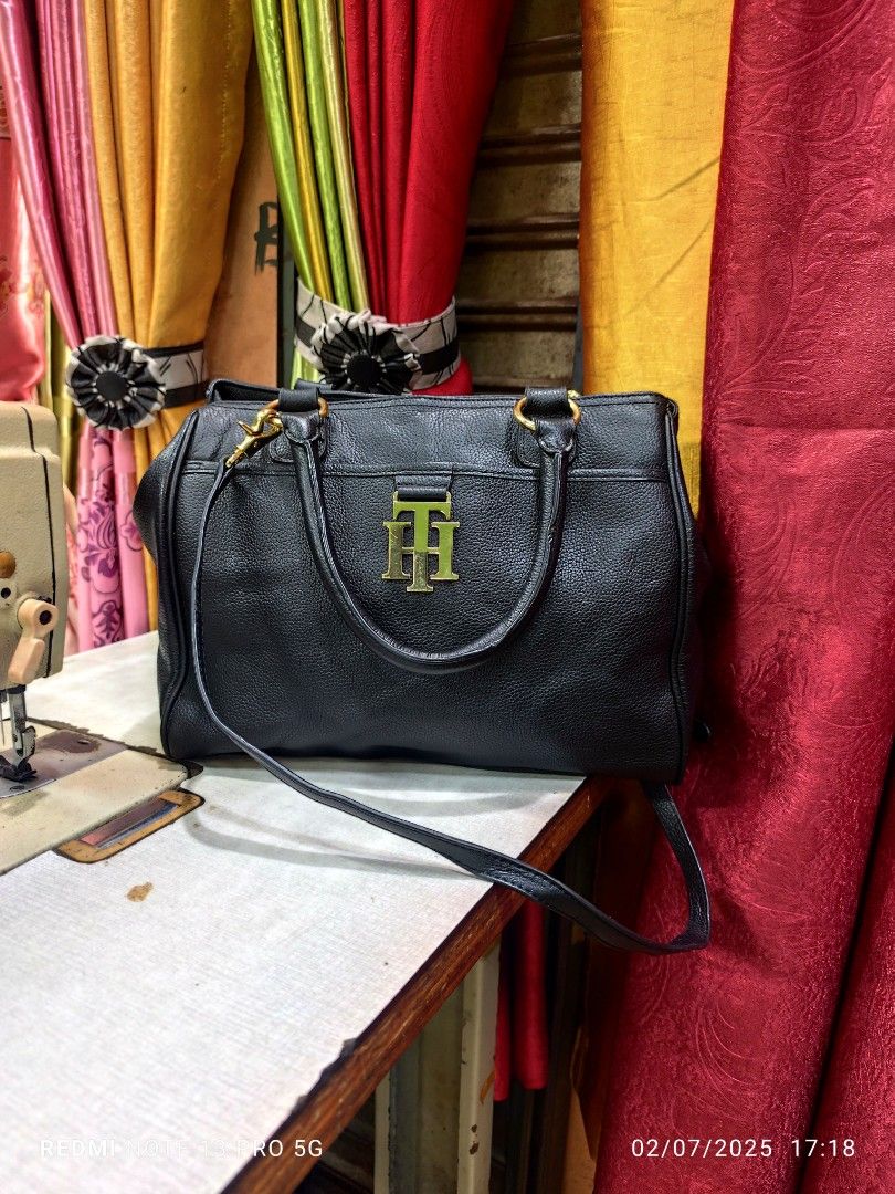 Authentic Tommy Hilfiger Elegant Shoulder Bag Like Loro Piana The Row ...