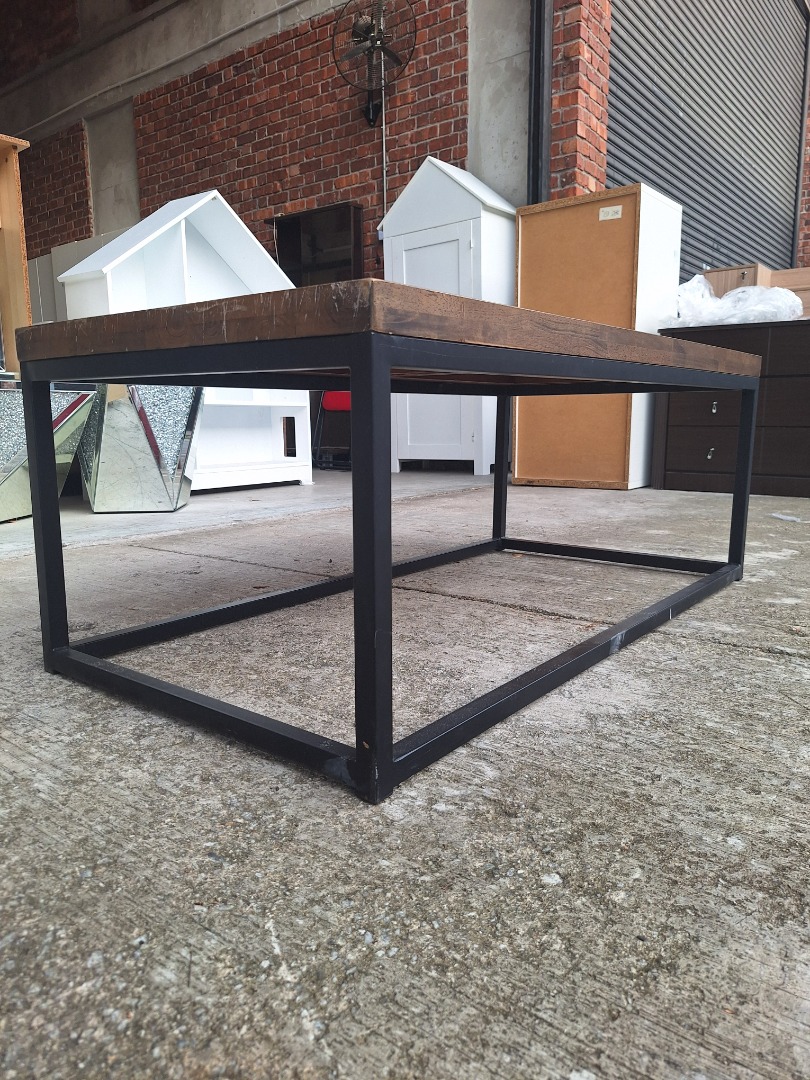 Black Steel Frame Wooden Top Coffee Table | Meja Kopi Permukaan Kayu ...