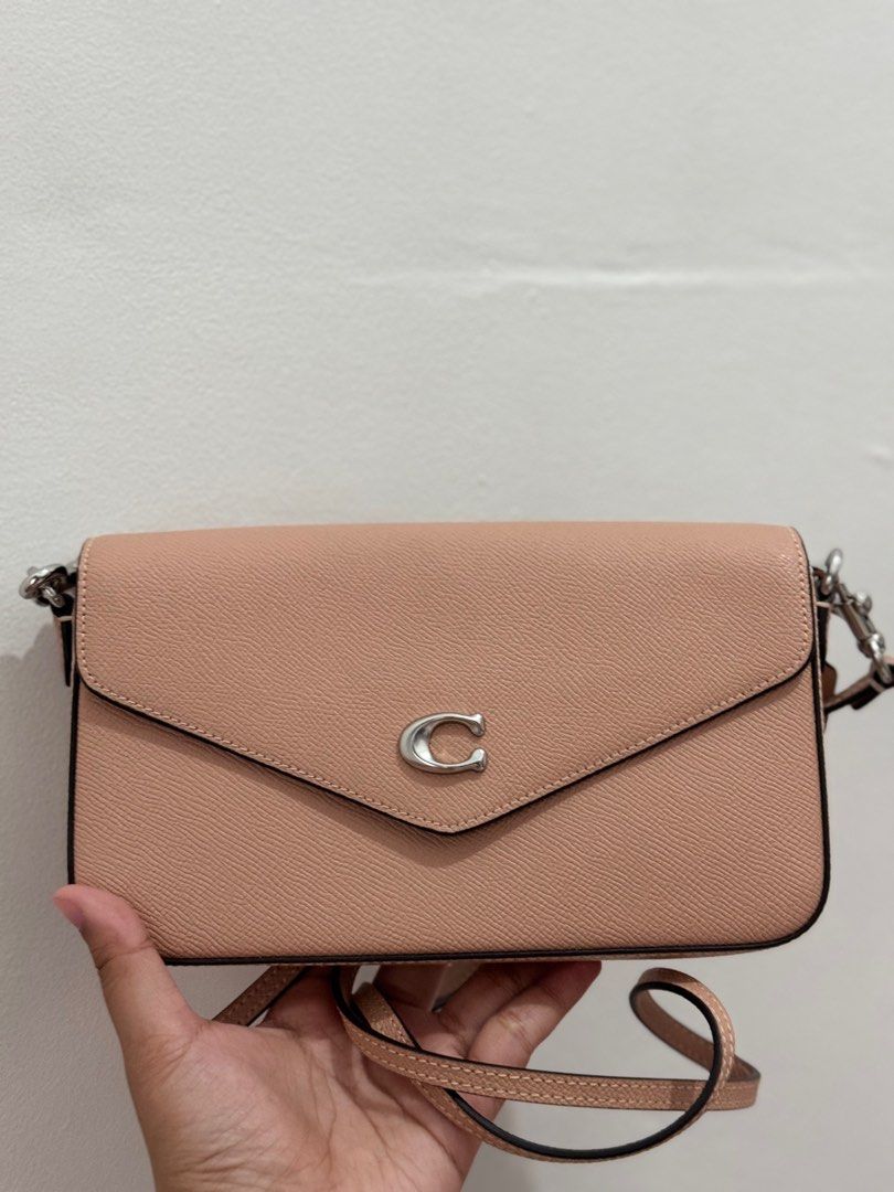 Coach Wynn cream, Fesyen Wanita, Tas & Dompet di Carousell