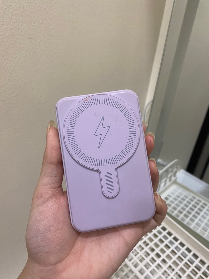 crabtek magsafe /magnetic powerbank with stand, Mobile Phones & Gadgets ...