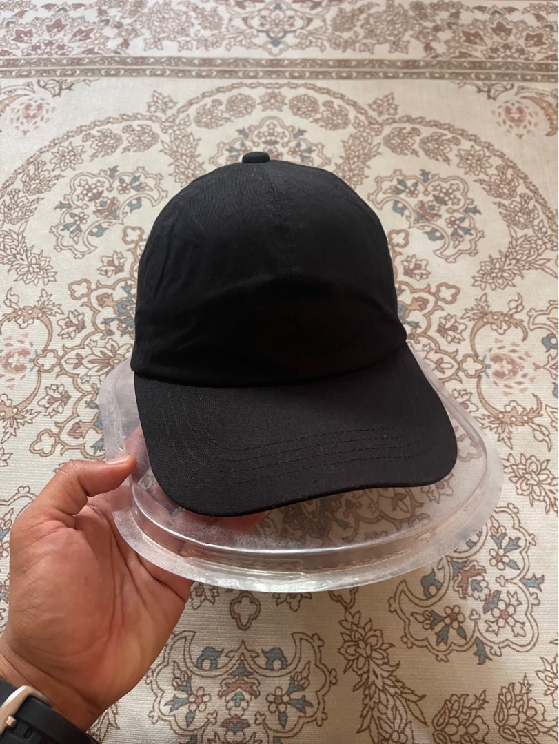 GU uniqlo cap, Men's Fashion, Watches & Accessories, Cap & Hats on ...