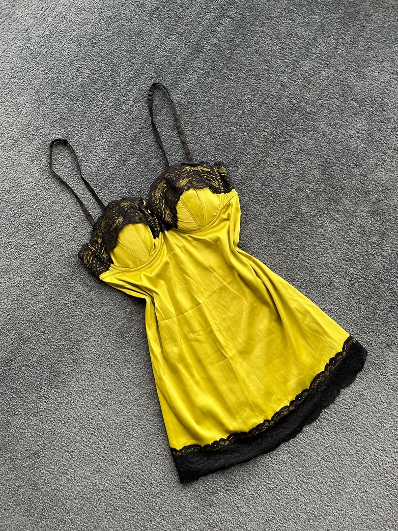 Lingerie cupbra kuning lime La Senza, Fesyen Wanita, Pakaian Wanita ...