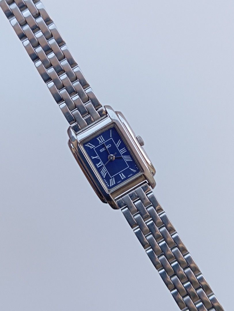 Seiko rare mini tank roman dial, Fesyen Wanita, Jam Tangan di Carousell