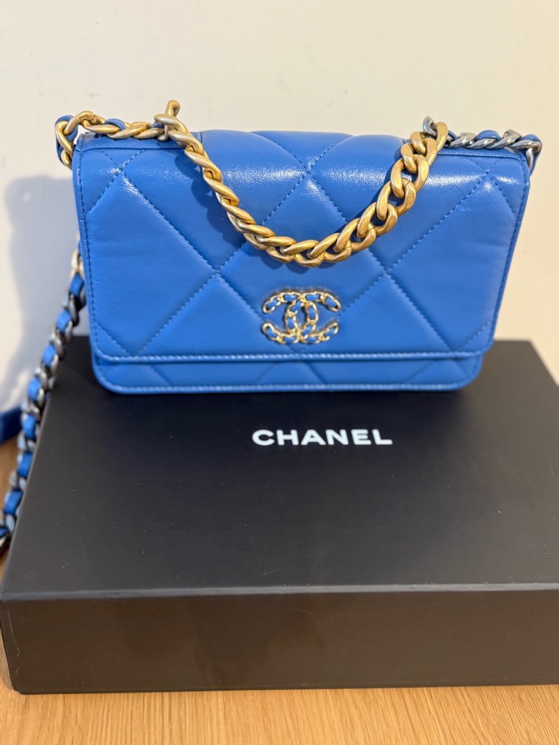 Chanel 19 WOC, 名牌, 手袋及銀包 - Carousell