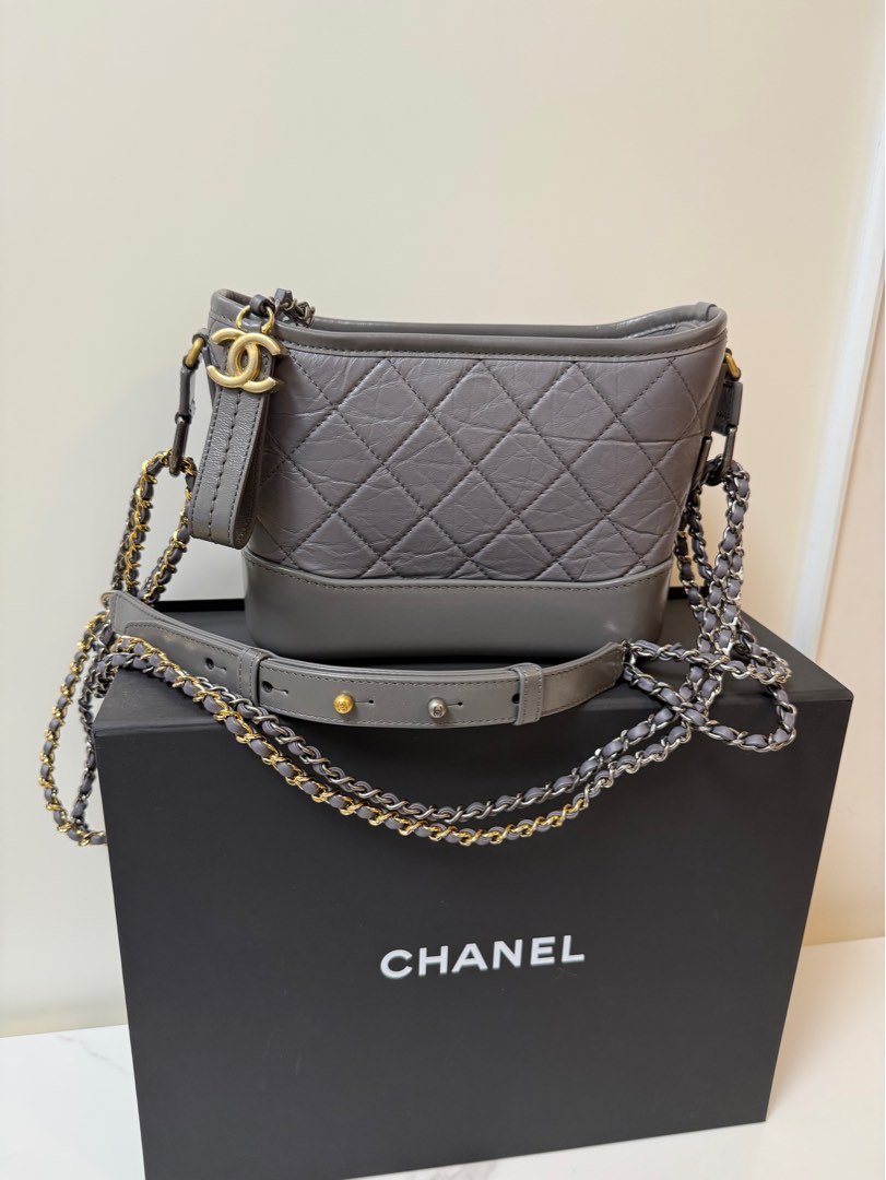 Chanel Gabrielle in grey 99.9%new full set, 名牌, 手袋及銀包 - Carousell
