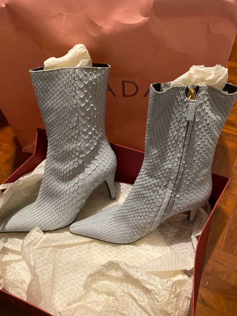 Escada High Heels Boots(made in Italy and original price $6730), 女裝, 鞋 ...