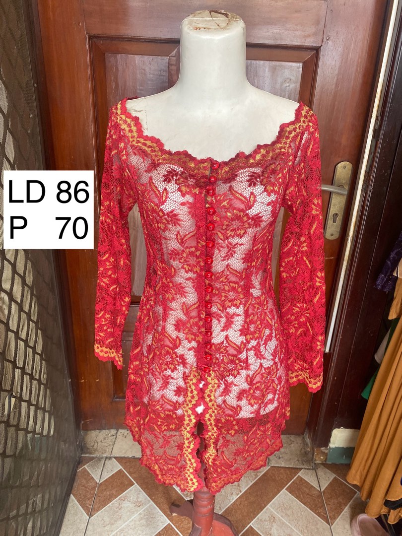 Kebaya Modern Off Shoulder Kebaya Sabrina Brukat Merah Mewah Kebaya ...