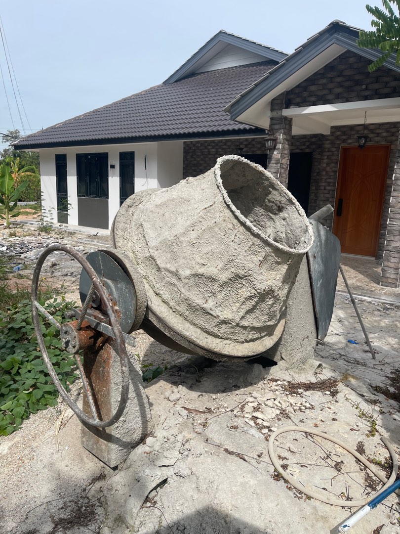 Mesin Bancuh Simen (Concrete Mixer), Furniture & Home Living, Home ...