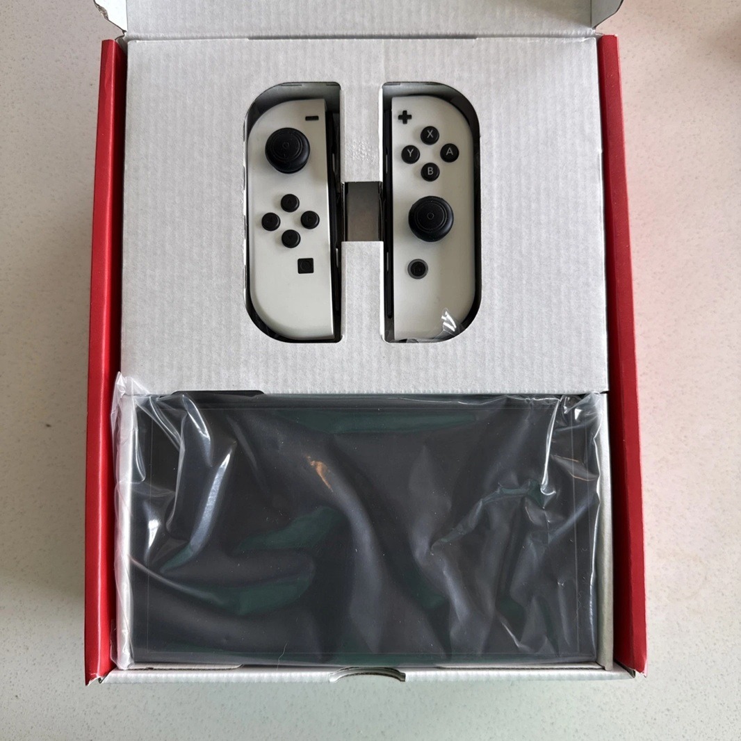 nintendo switch white oled (Lightly Used), Video Gaming, Video Game ...
