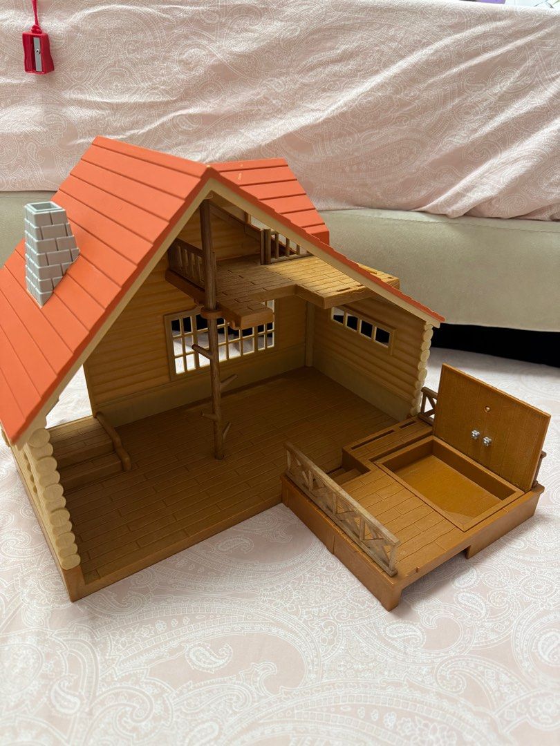 Sylvanian Log Cabin House, Hobbies & Toys, Toys & Games on Carousell