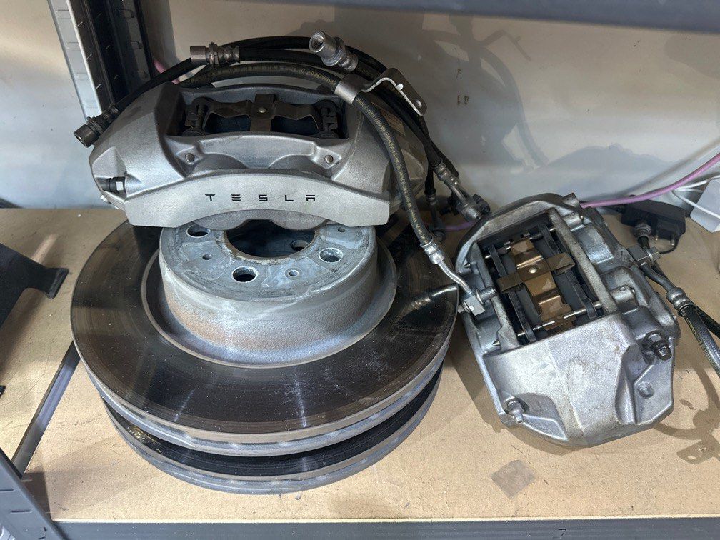 Tesla Model 3 and Model Y Front 4 pot Big Brake Kit Rotor, Car ...