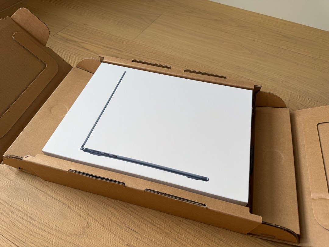 Apple MacBook Air M4 - Midnight - 13 inch, Computers & Tech, Laptops ...