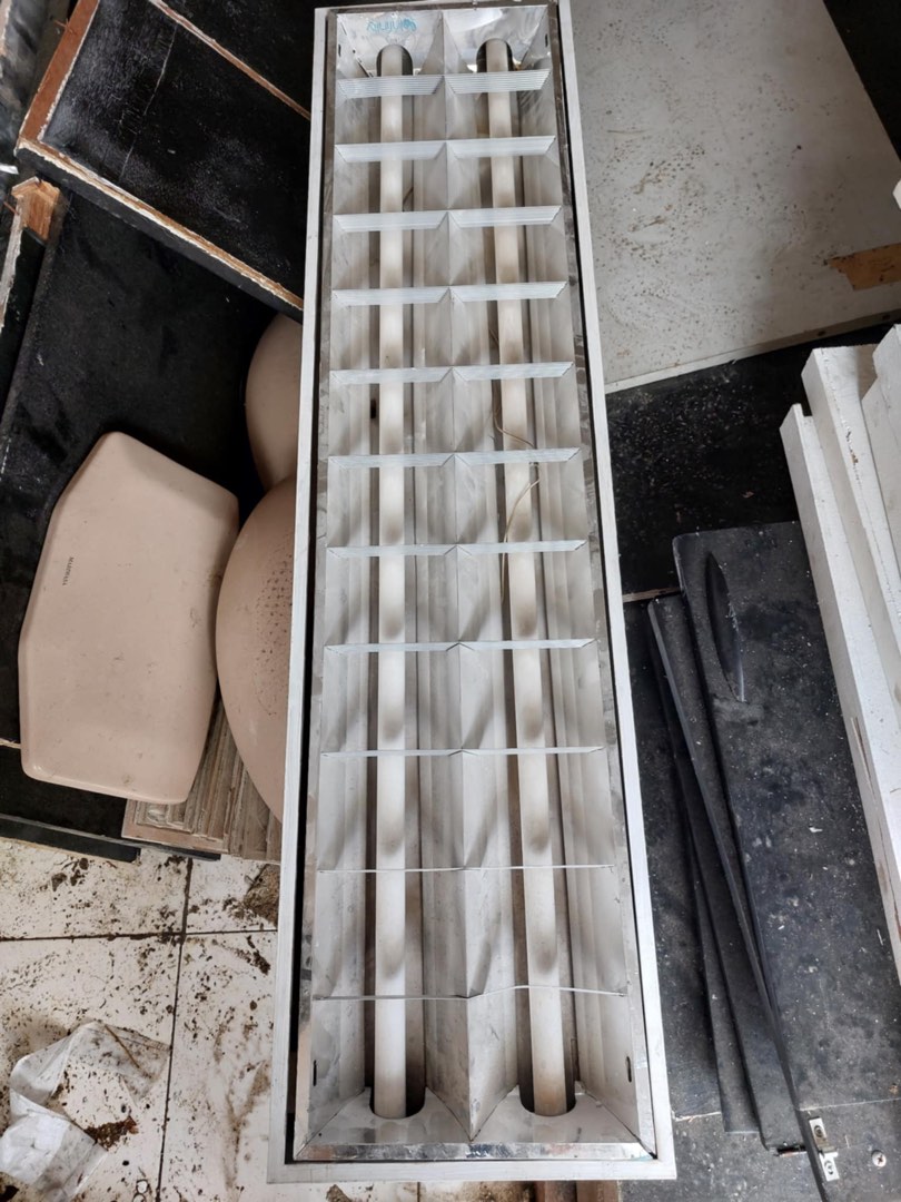 double 40 trouper light, Furniture & Home Living, Lighting & Fans ...