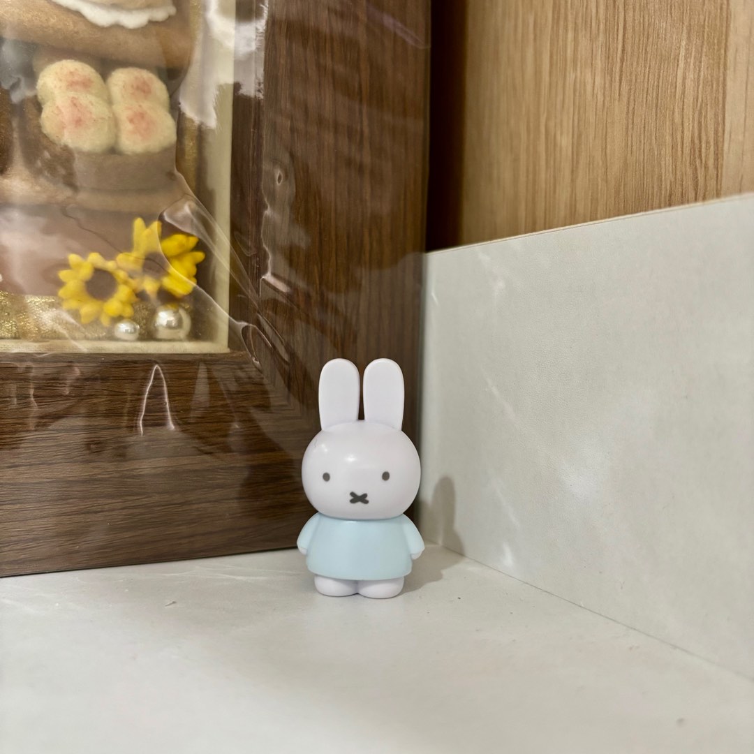 Figure Miffy Original (Biru), Toys & Collectibles, Mainan di Carousell