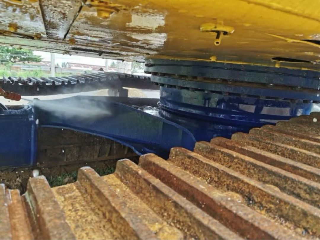 Komatsu PC350-8MO Backhoe (with Hensley Brand Heavy-Duty Bucket 2.2 cu ...