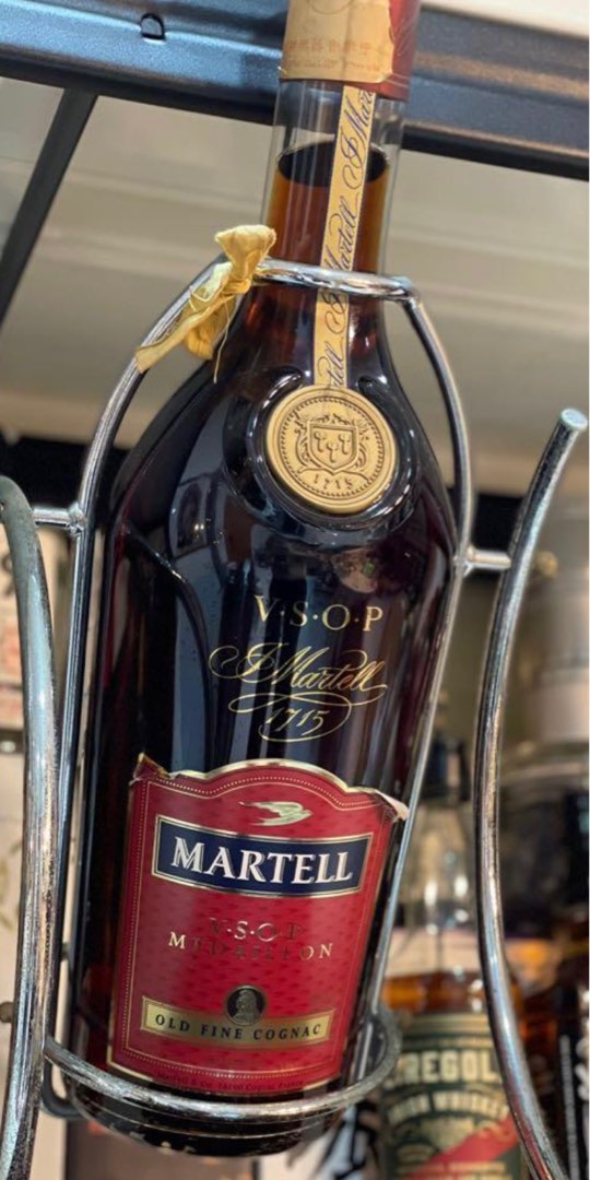 Martell VSOP Medaillon Old Fine Cognac, Food & Drinks, Alcoholic ...